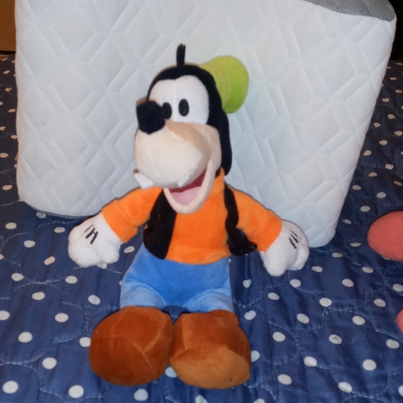 Disney | Toys | Disney Goofy Stuffed Animal | Poshmark